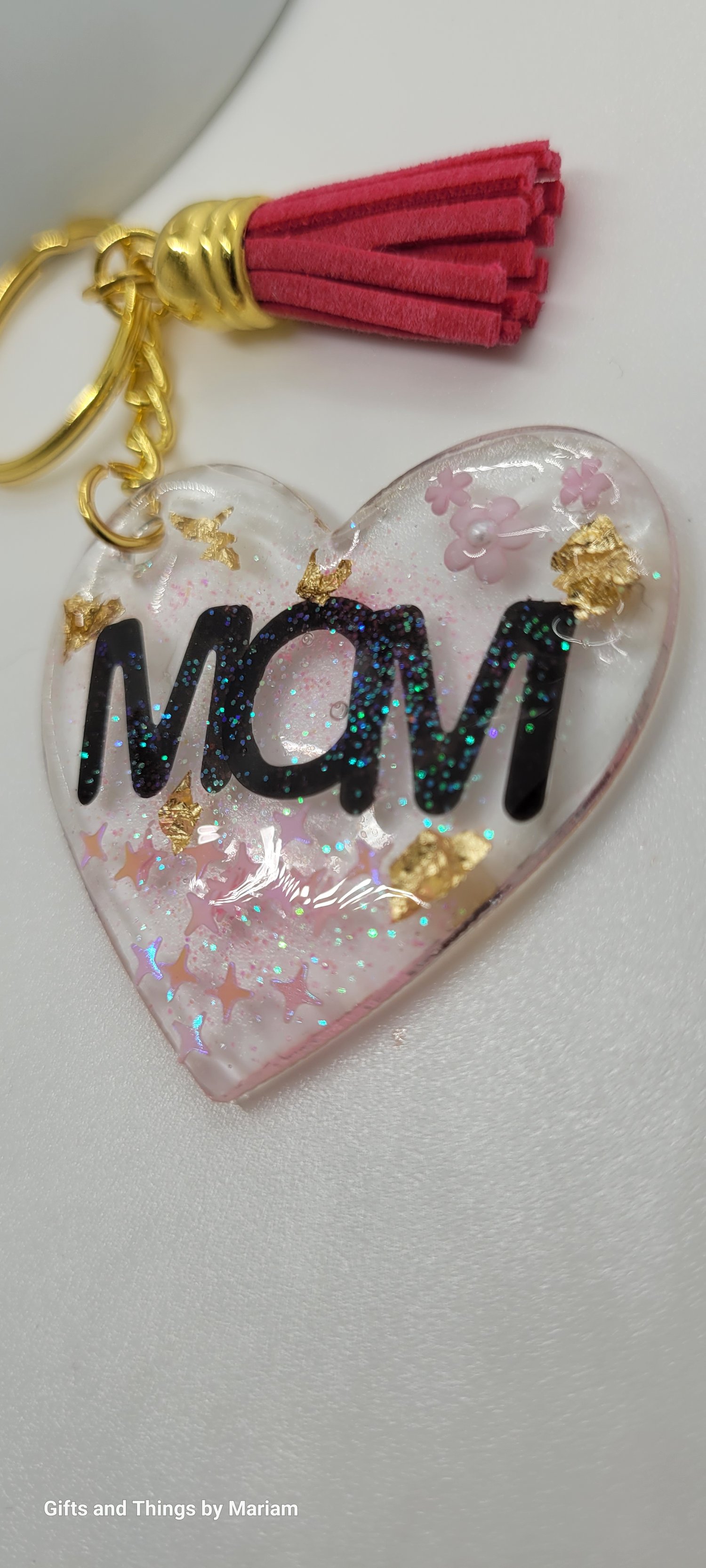 "Mom" Heart Shaped Keychain - Handcrafted - Payhip