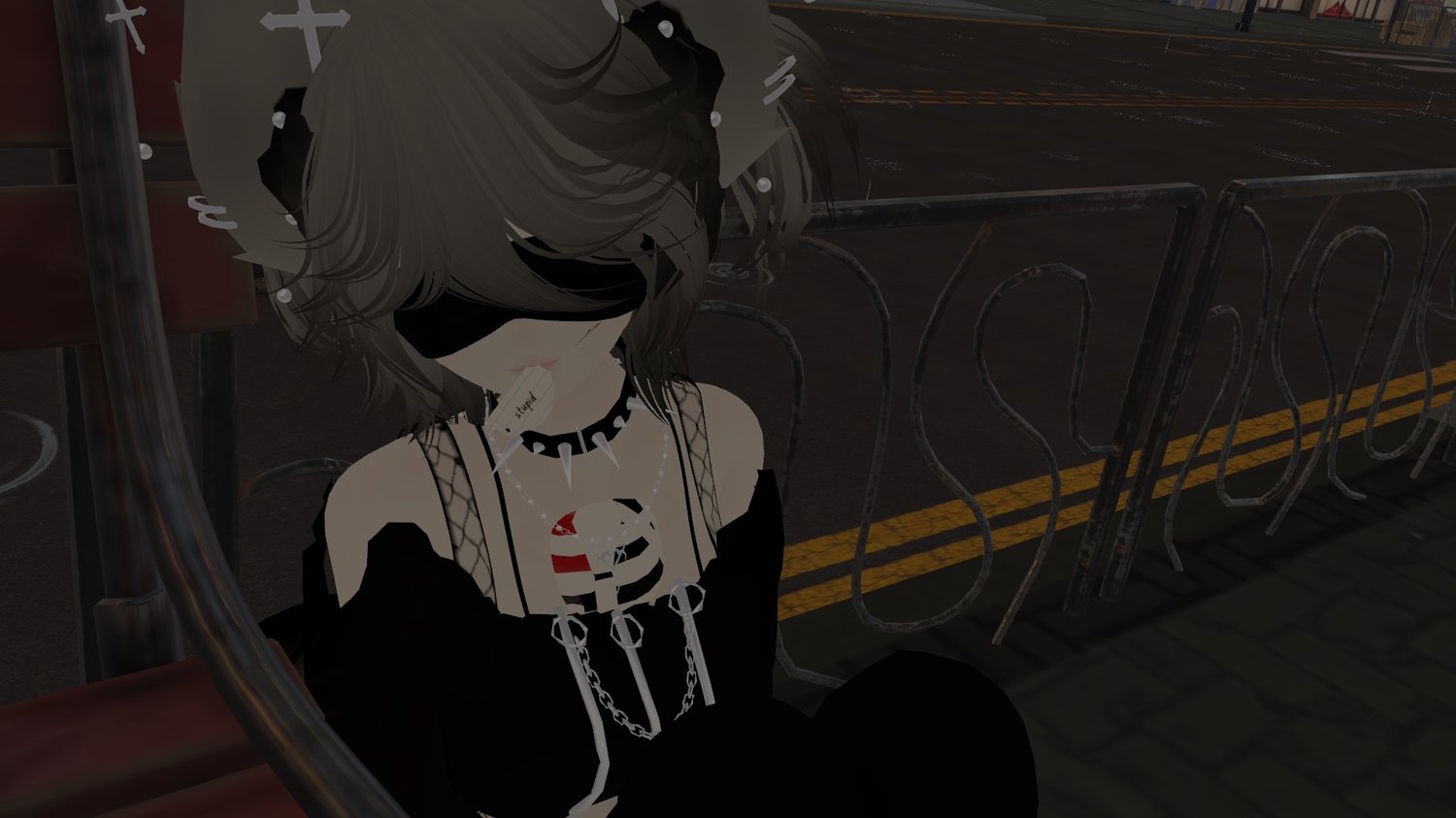 Fangz || SFW || (PC Quest Green Opti FT) || Genderfluid || VRChat Avatar ♱