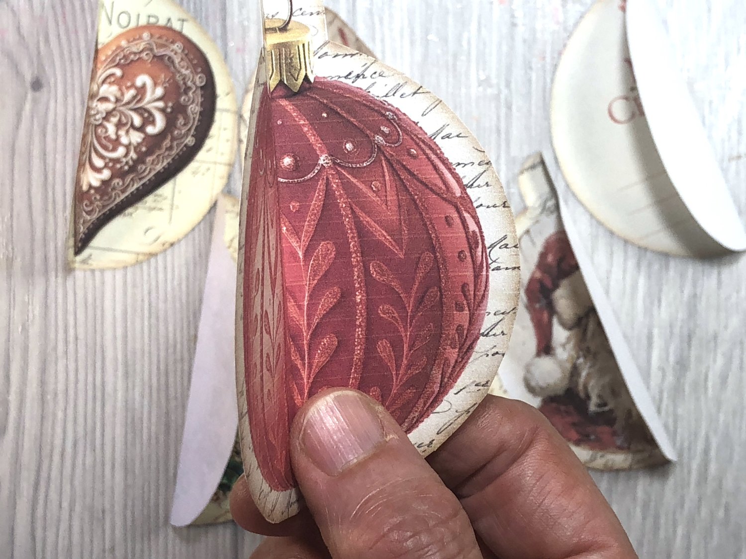 Tutorial - 3D Christmas Bauble Gift Tag