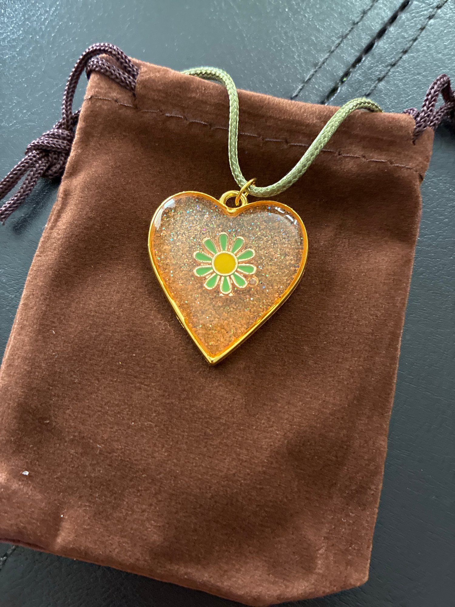 Sunlit Daisy Heart Pendant - Payhip