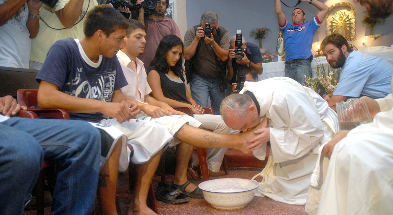 WASHING FEET