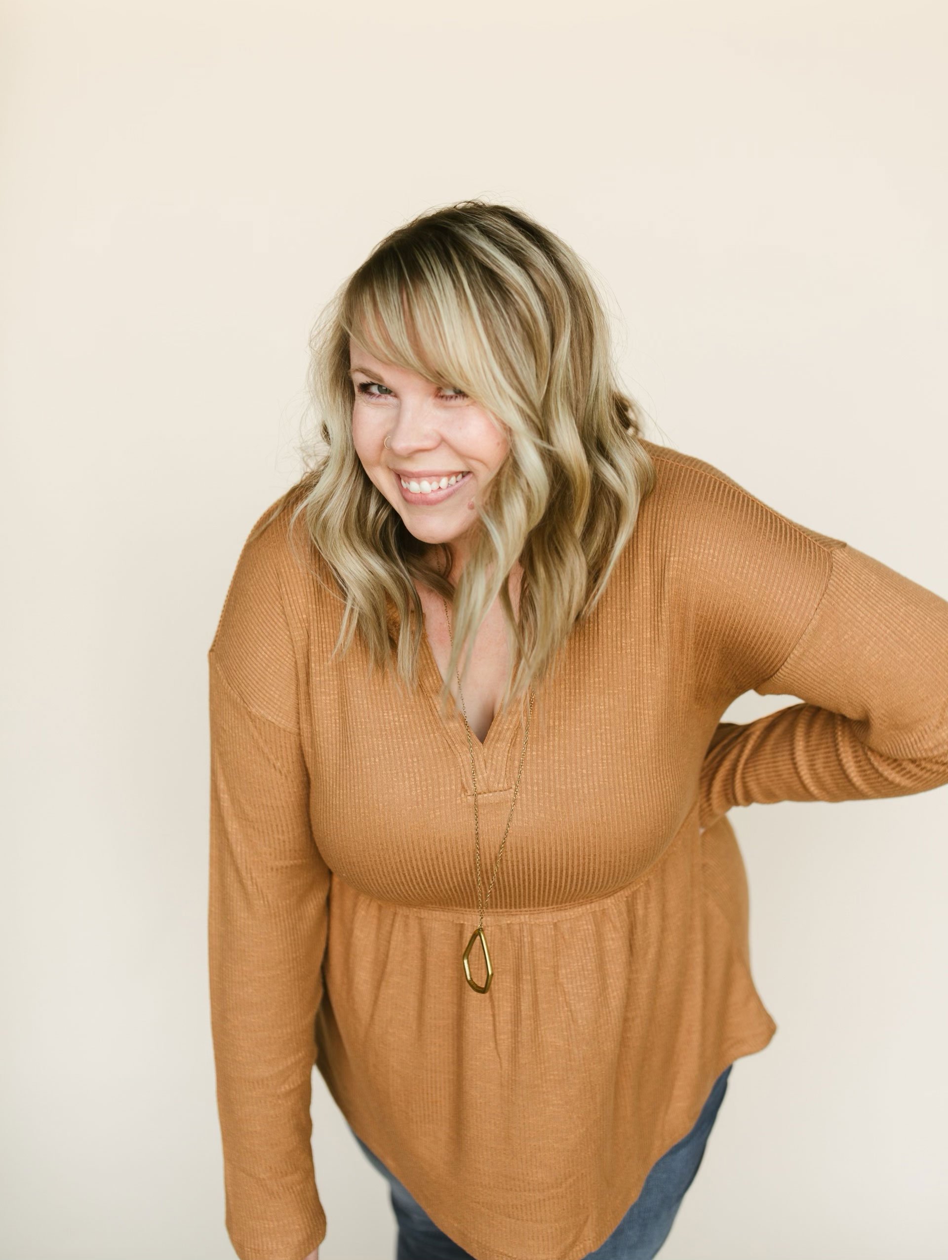 CanvasRebel Magazine – Meet Stephanie Stephens