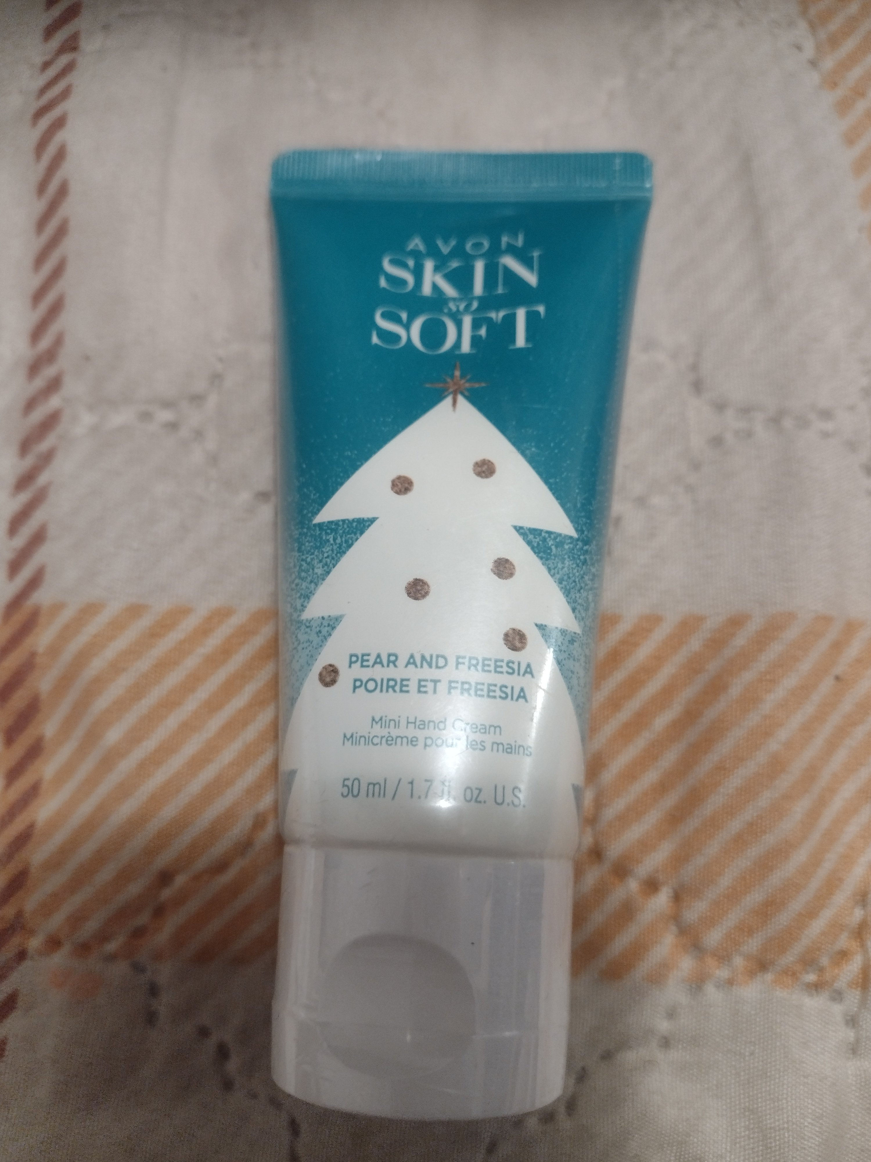 Avon skin so soft pear and freesia mini hand cream - Payhip