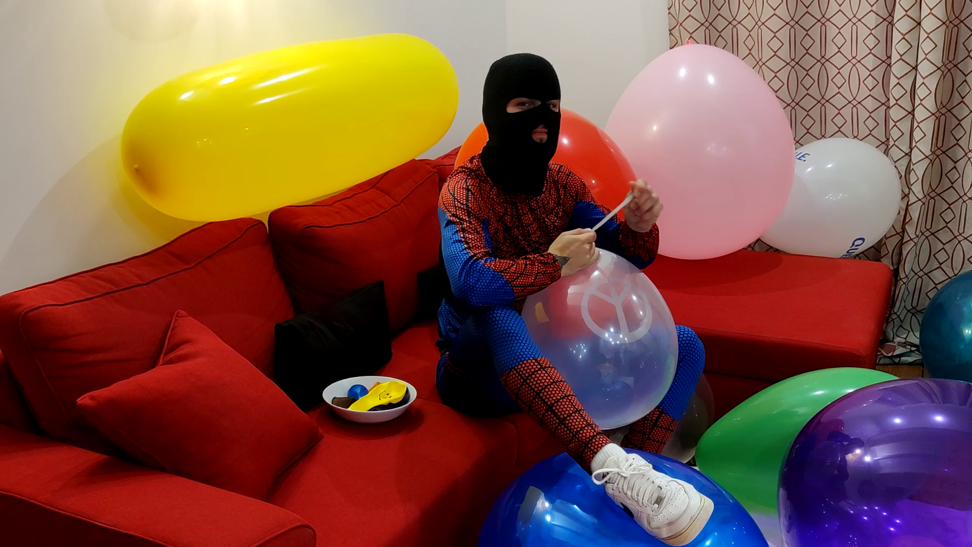 Spider Léo burst balloons - Payhip