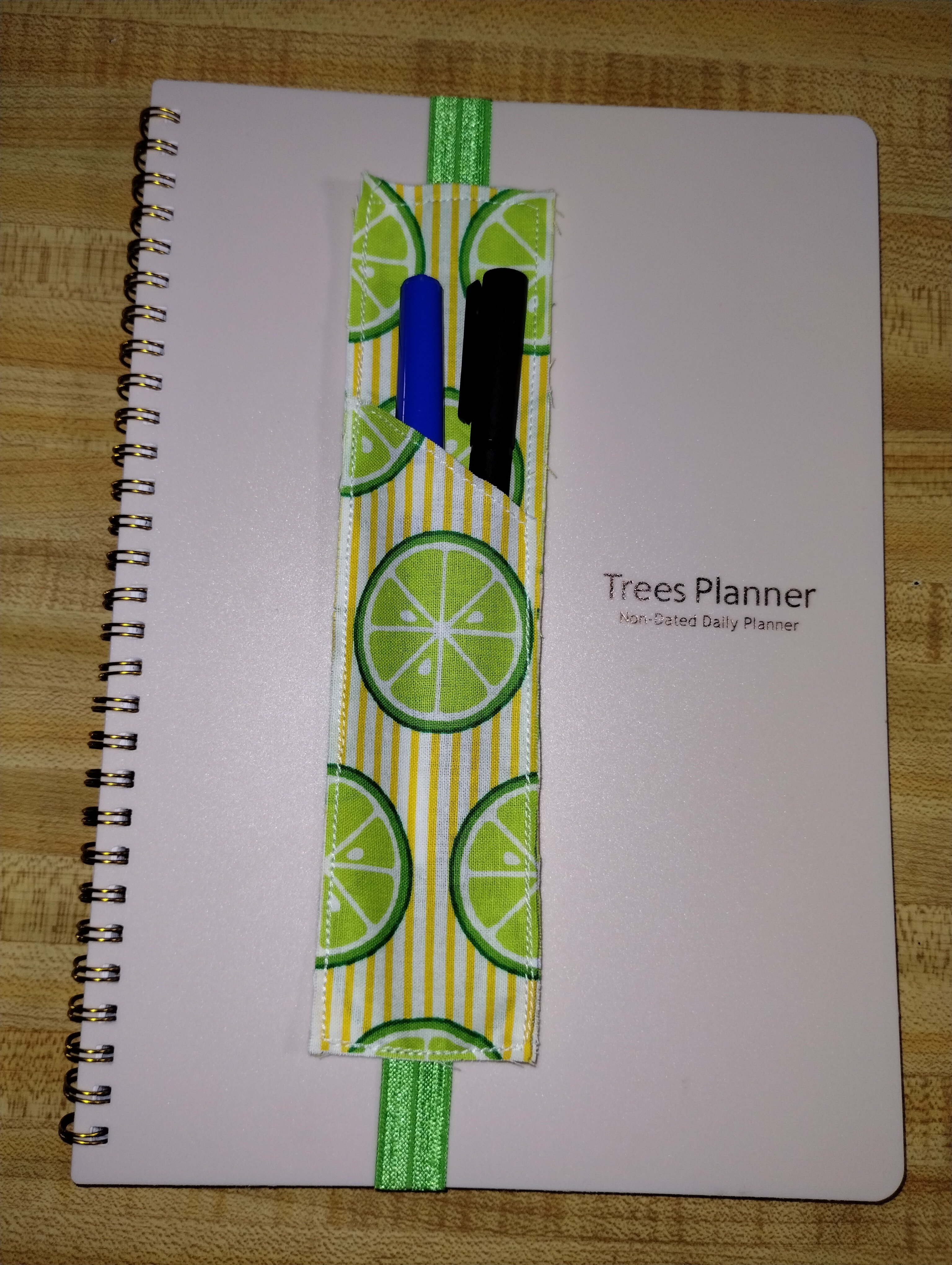 Lime Adjustable bookmark with pen holder. - Payhip