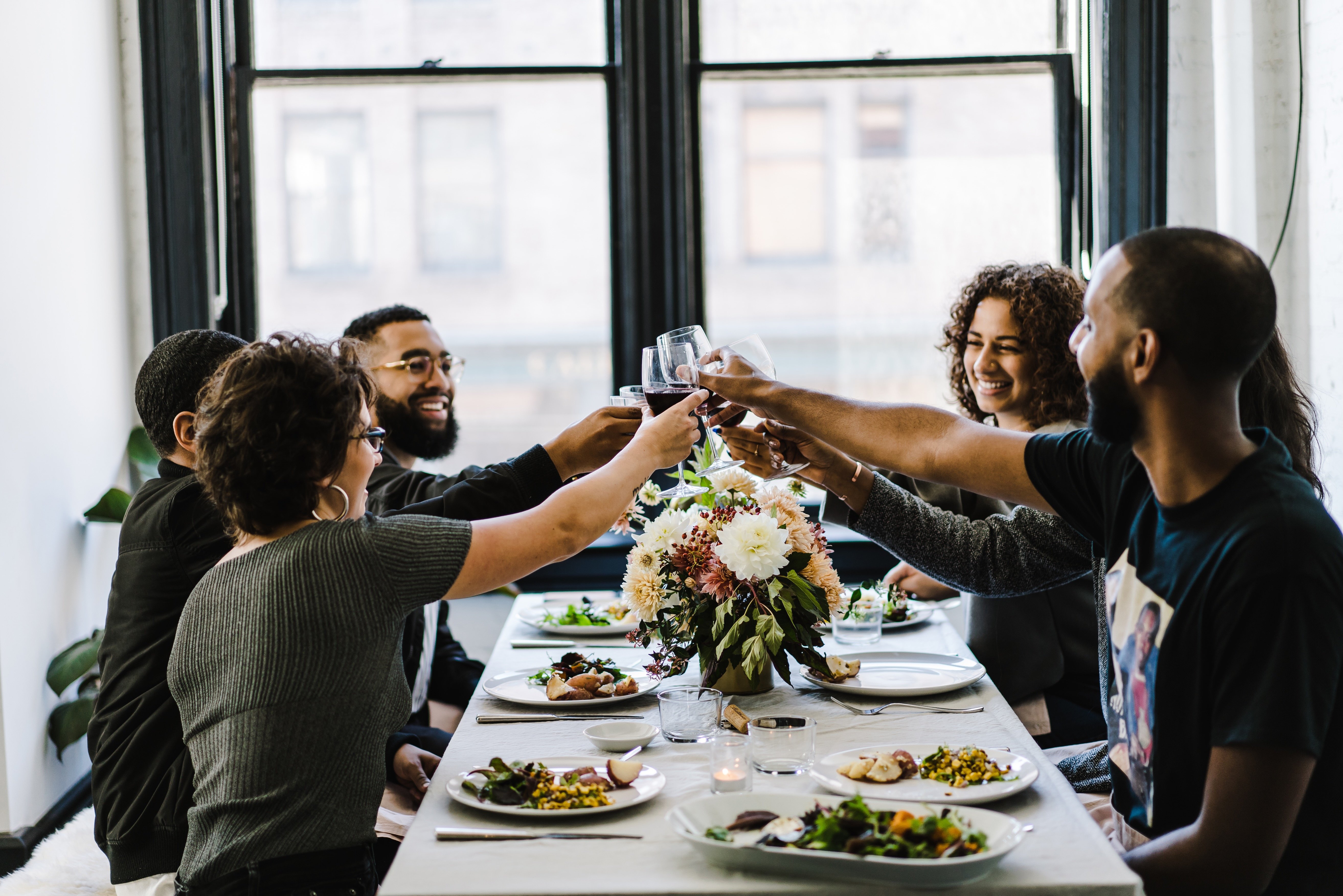 The Art of Hosting: Stylish Entertaining for Small Gatherings