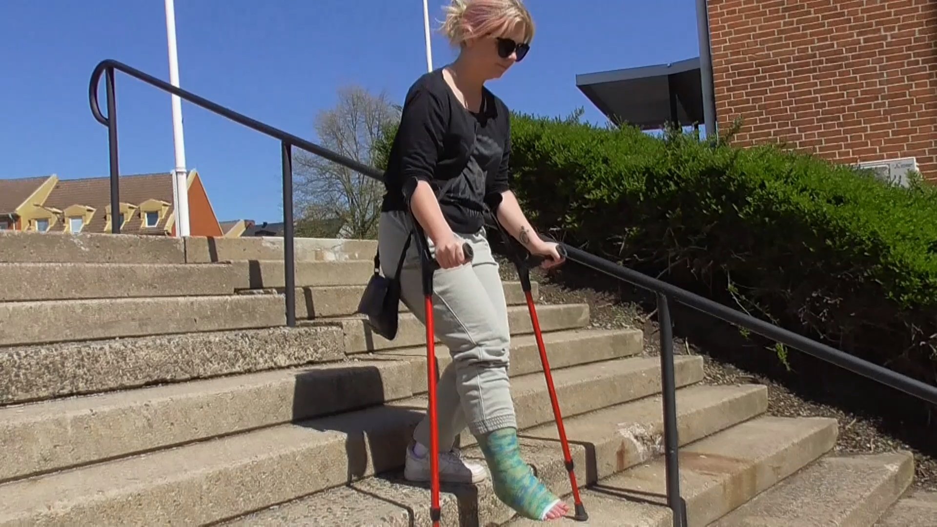 Nathalia 24 SLC - First I must crutch down the stairs and now you take ...