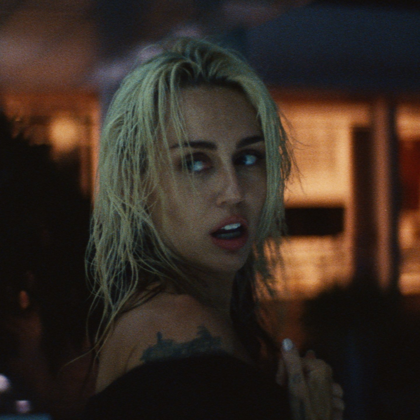 Flowers - Miley Cyrus - Key of Am - Guitar - Payhip