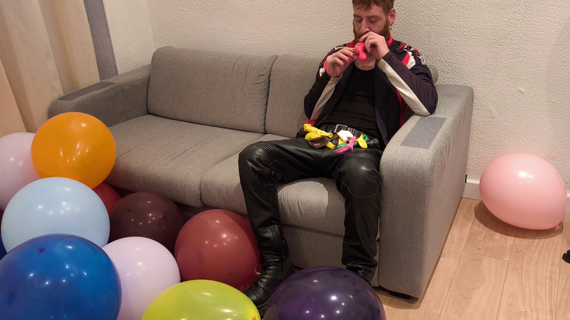 Adam blow balloons (NON POP) - Payhip