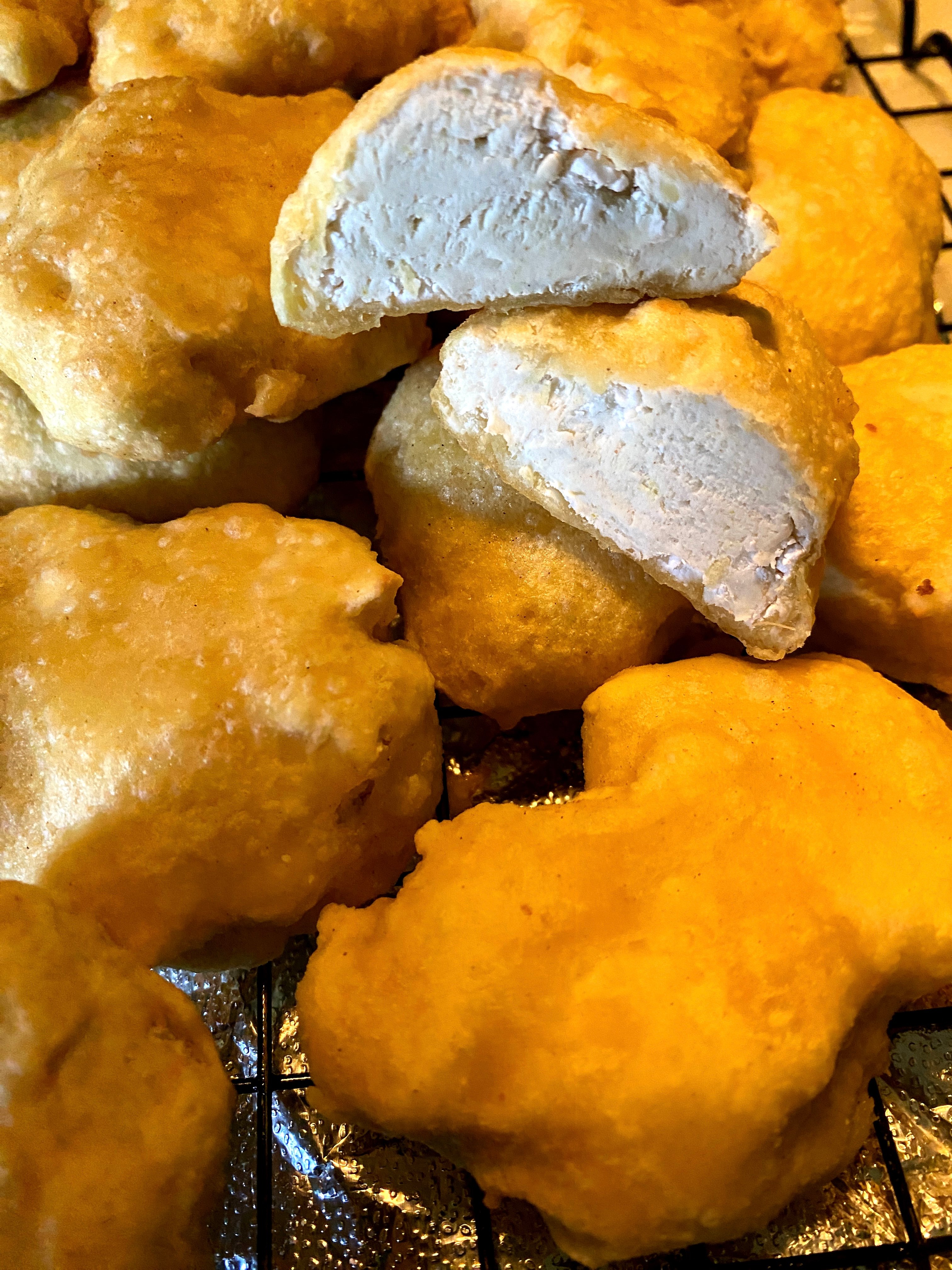 (GOLDEN NUGS ™️) Vegan (White Meat Alternative) Chicken Nuggets, Soy ...
