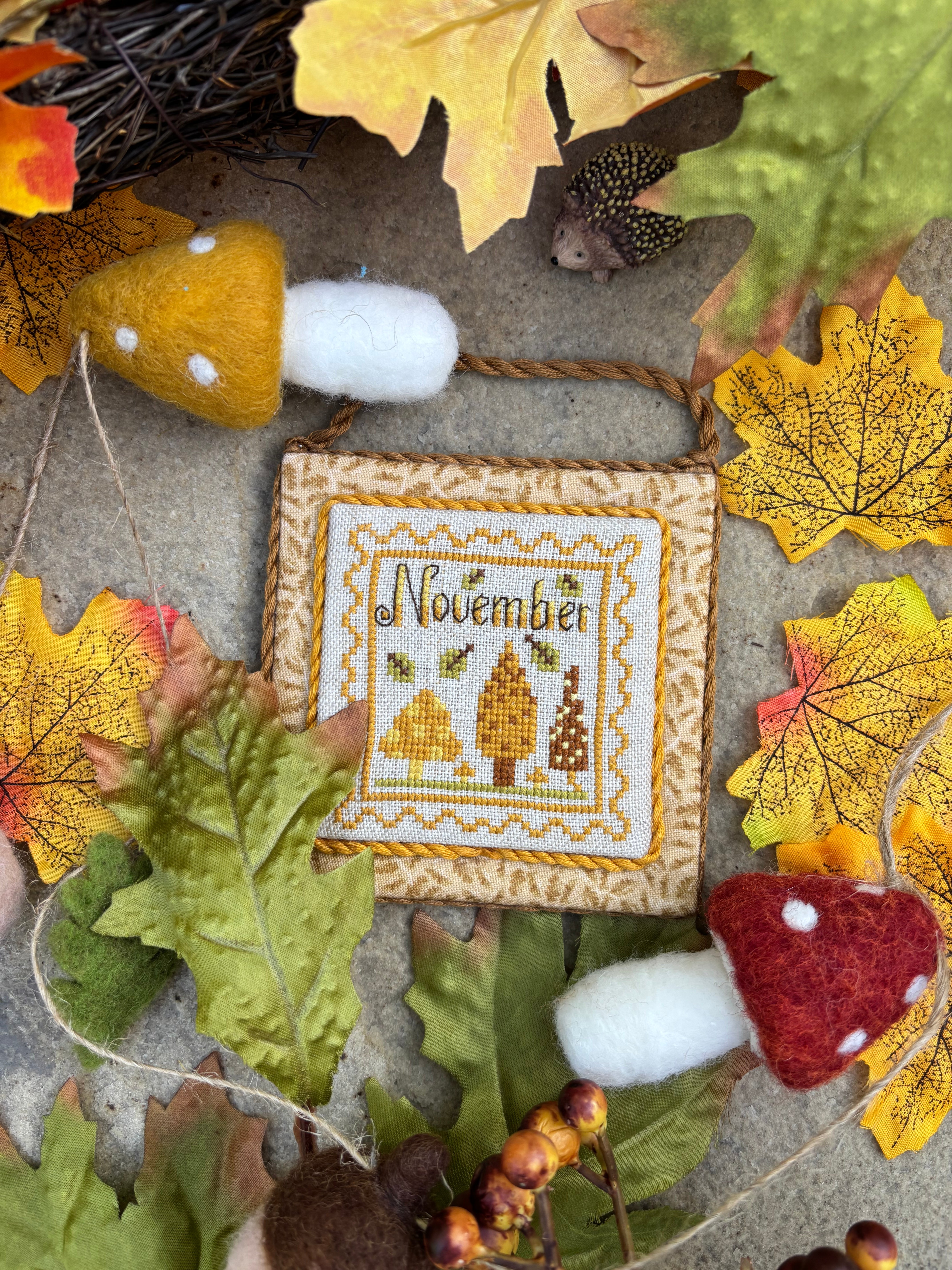 11. November Walks - The Stitcher's Calendar