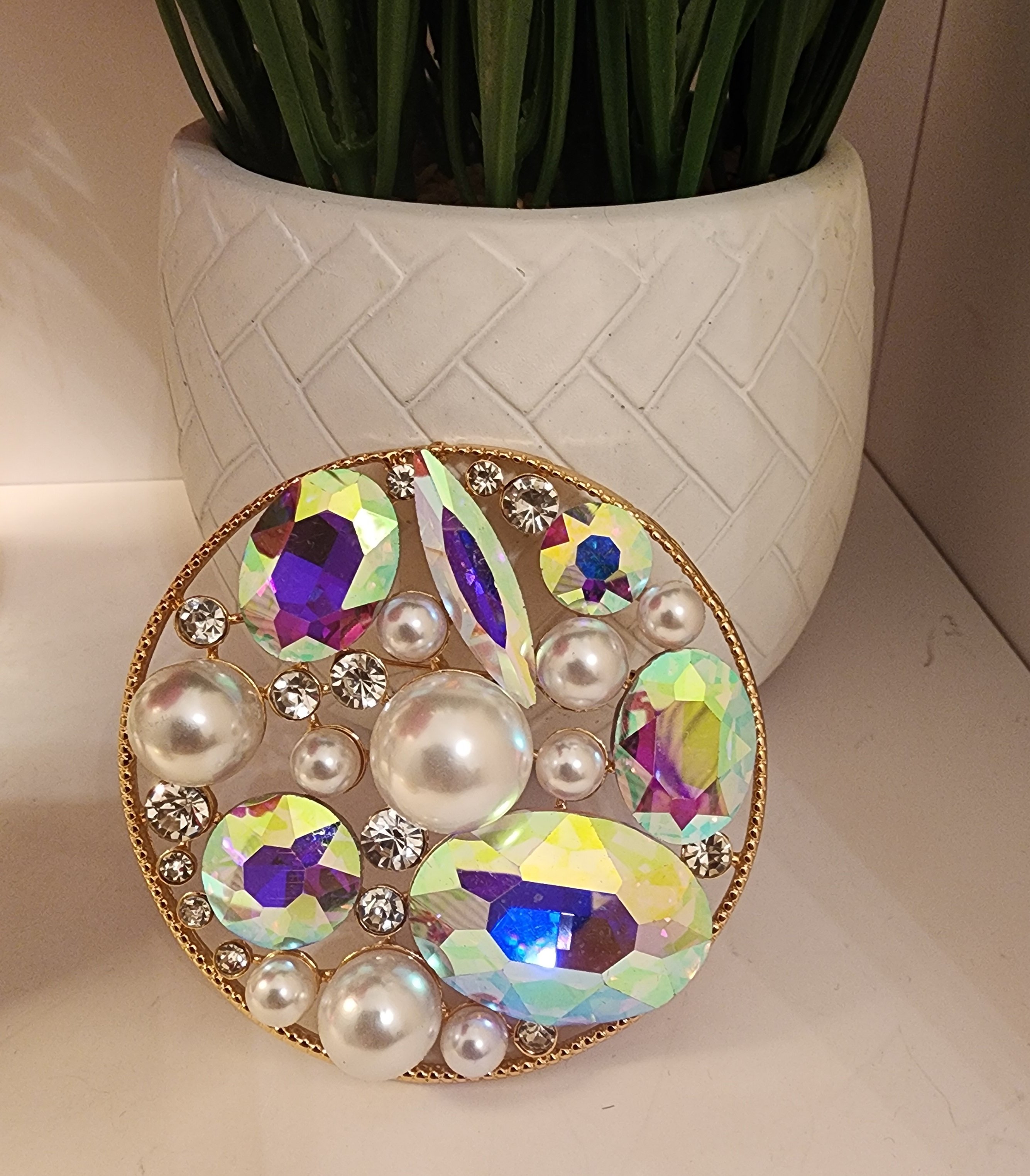 Elegant Iridescent Brooch - Payhip