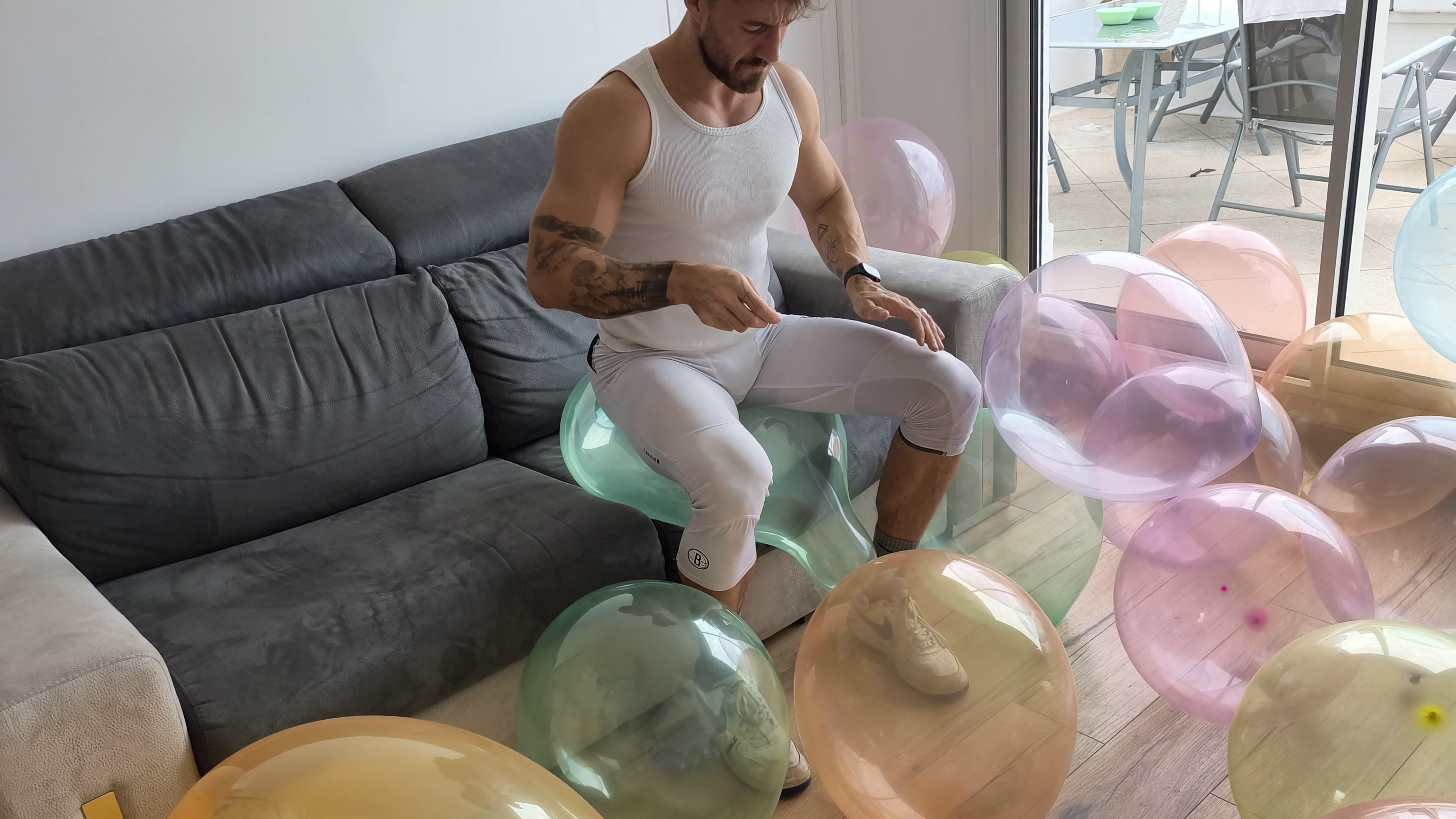 Brandon mass balloons sit pop - Payhip