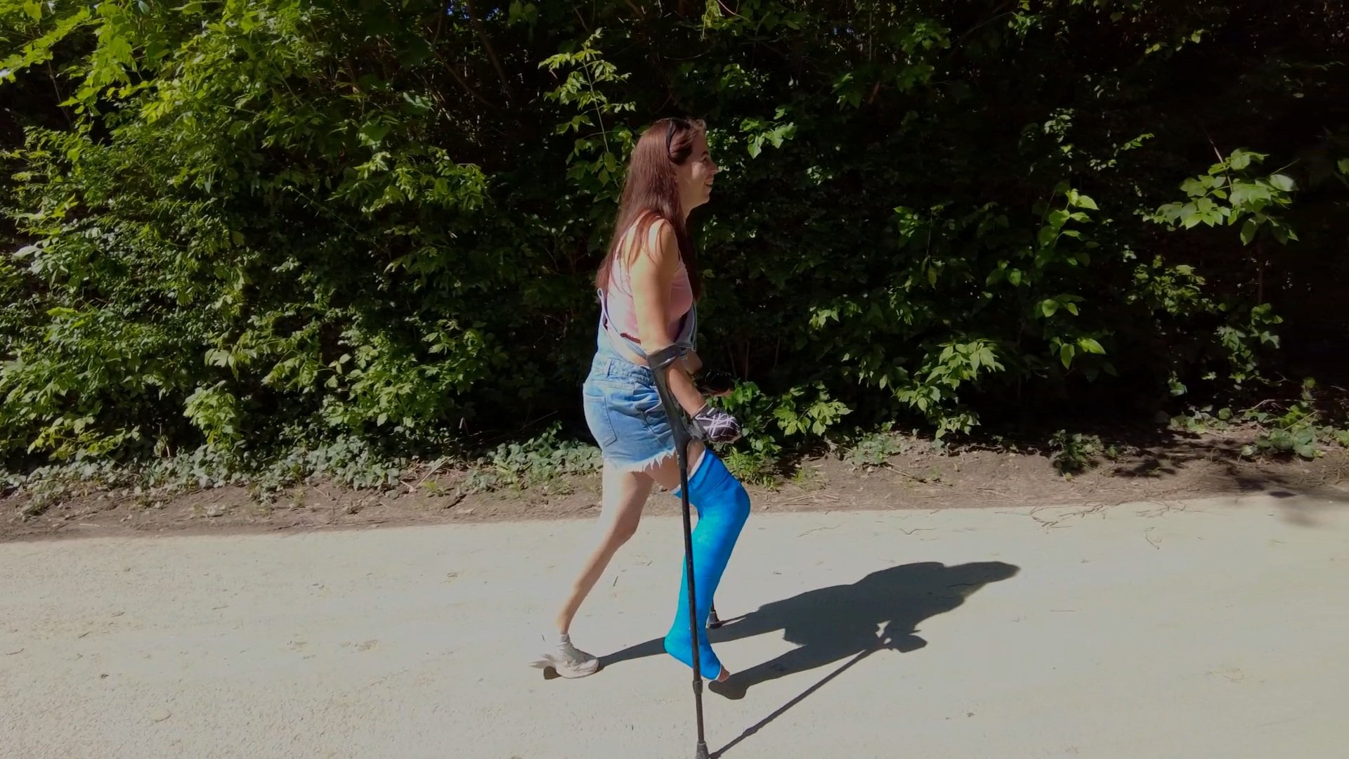 Lizzy 2406-2 LLC - A long walk with my LLC - 11 min - Payhip
