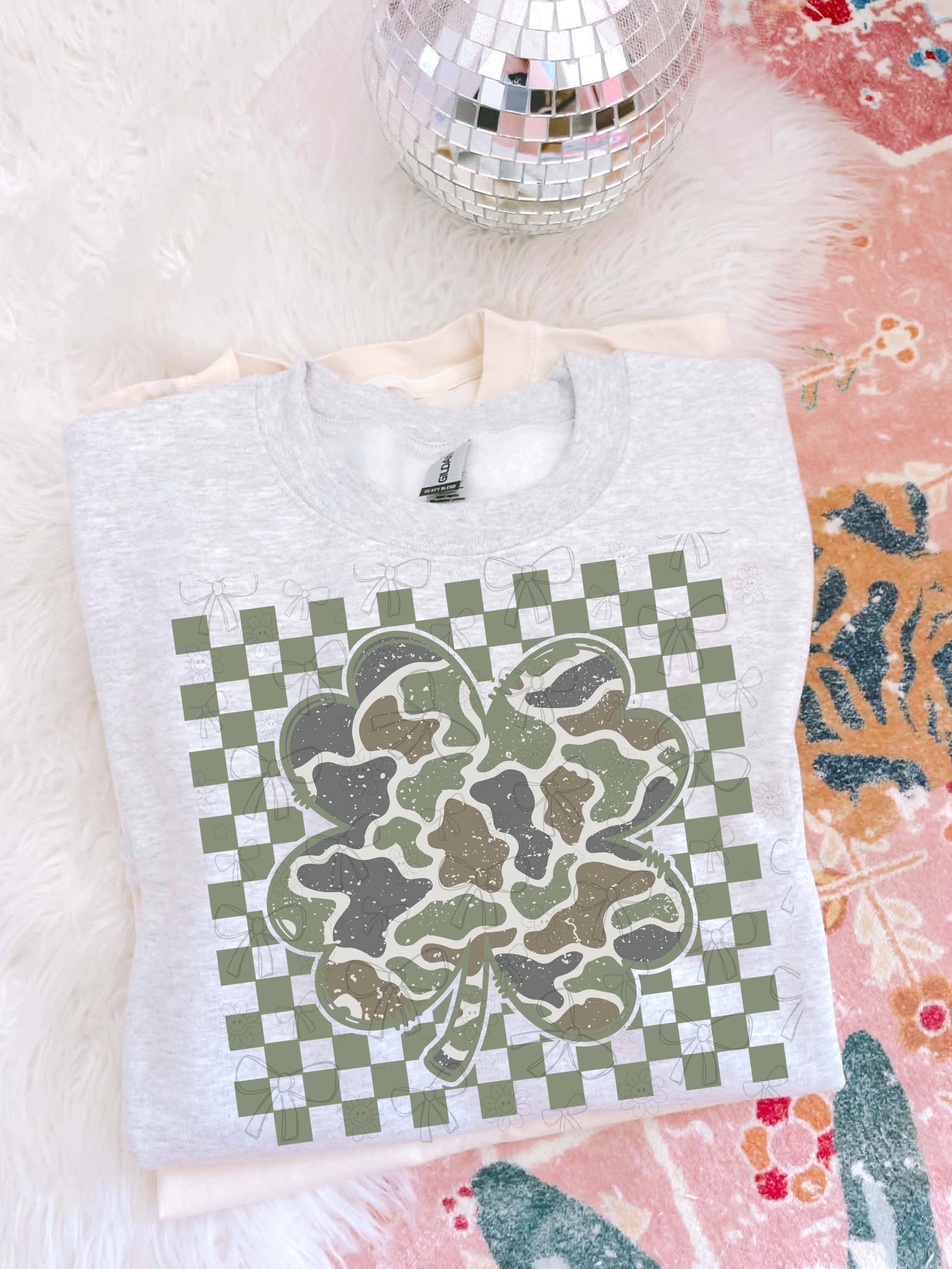 Camo clover, checkered background - Payhip